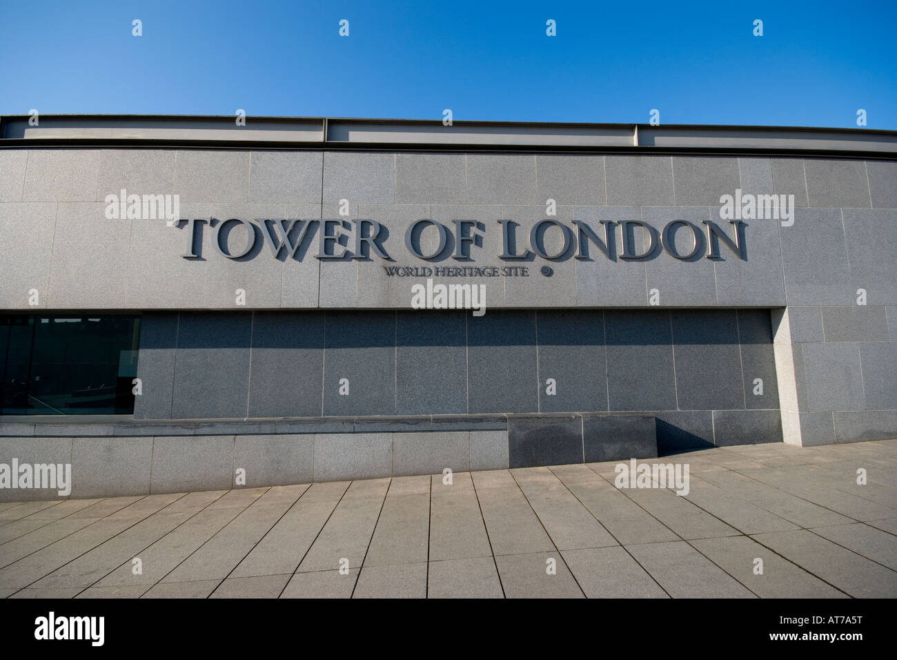 London sign logo hi-res stock photography and images - Alamy