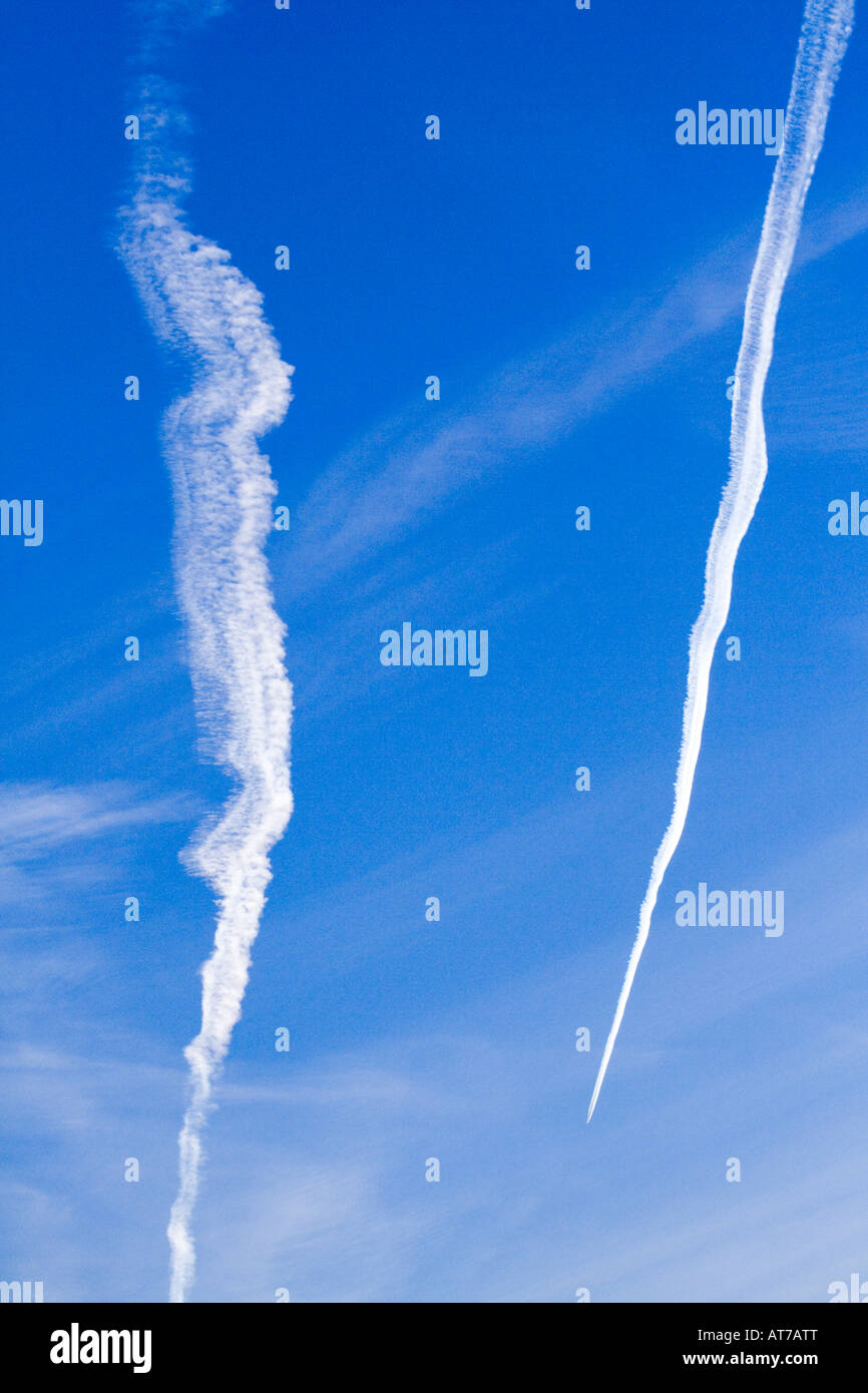Dispersed aircraft contrails vapor trails hi-res stock photography and ...
