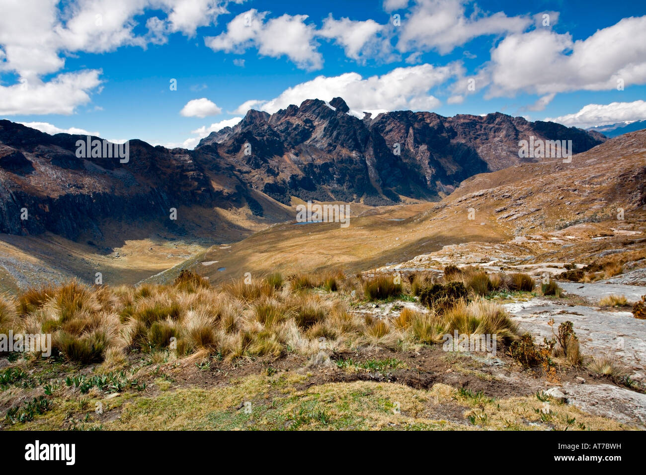 Mountain trek scene hi-res stock photography and images - Alamy