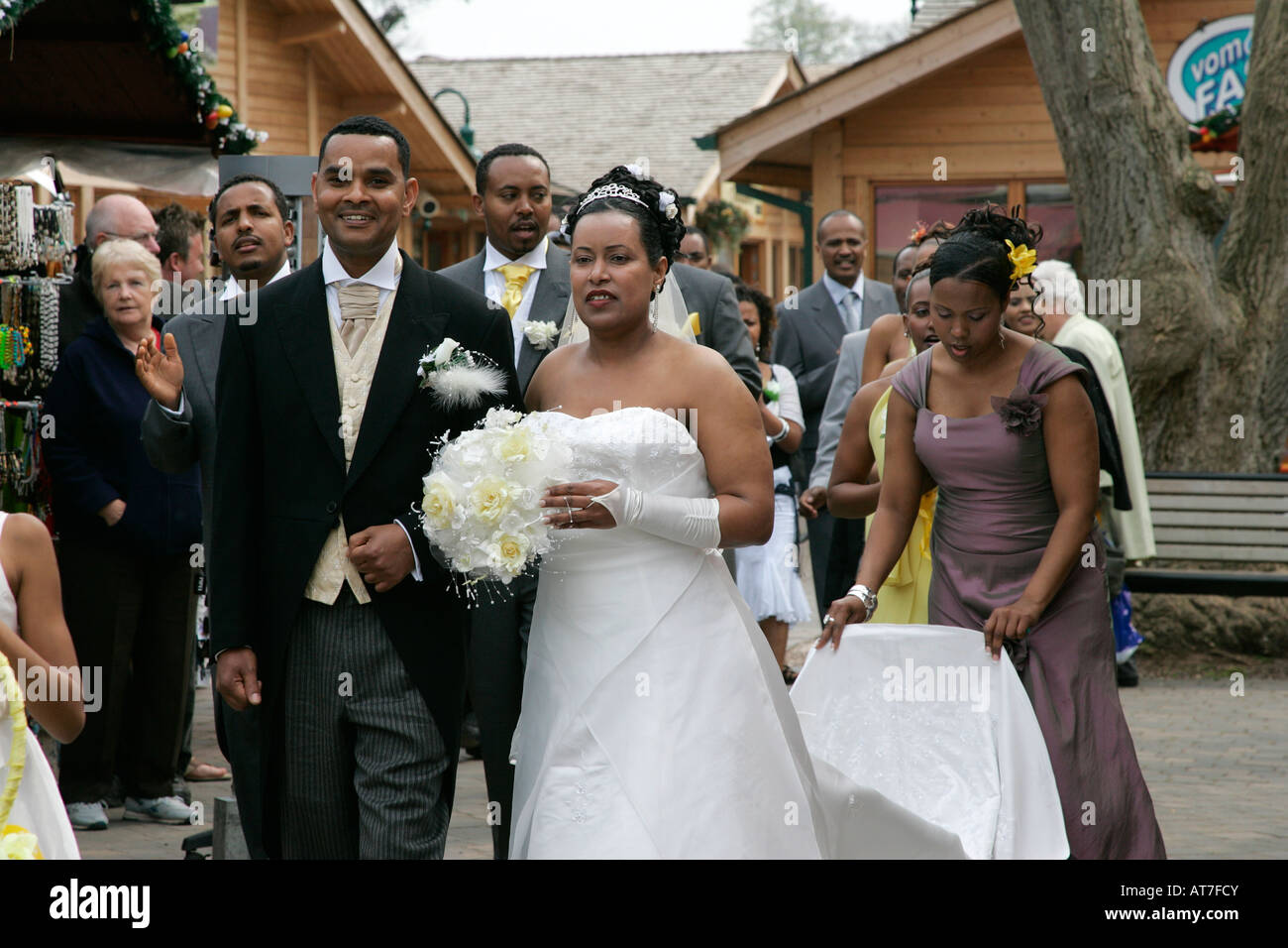 Wedding bride groom ceremony dance folklore couple Stock Photo - Alamy
