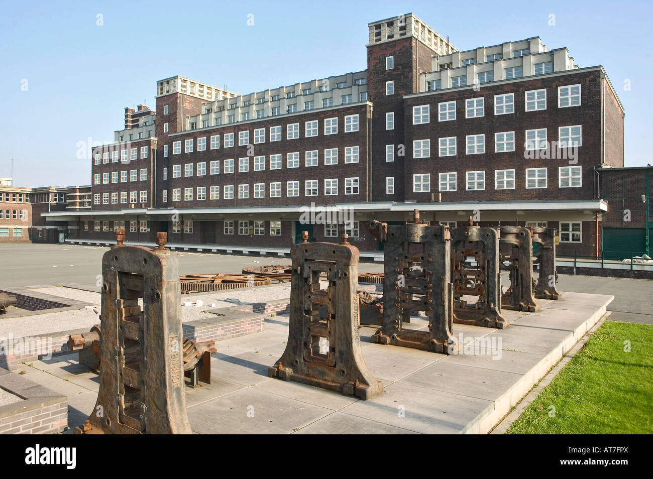 Industrial exterior hi-res stock photography and images - Alamy
