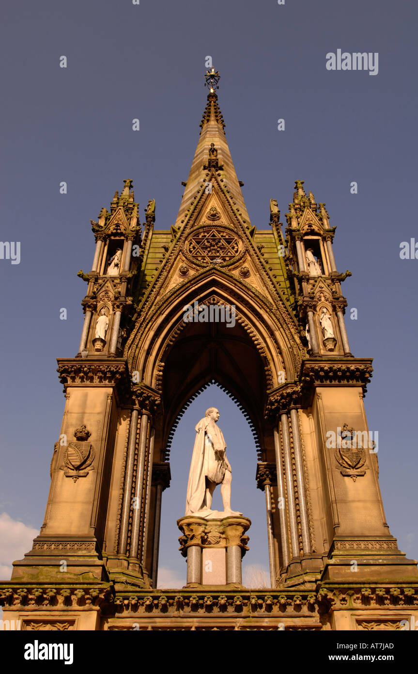 The Albert Memorial in front of Manchester Town Hall in central ...