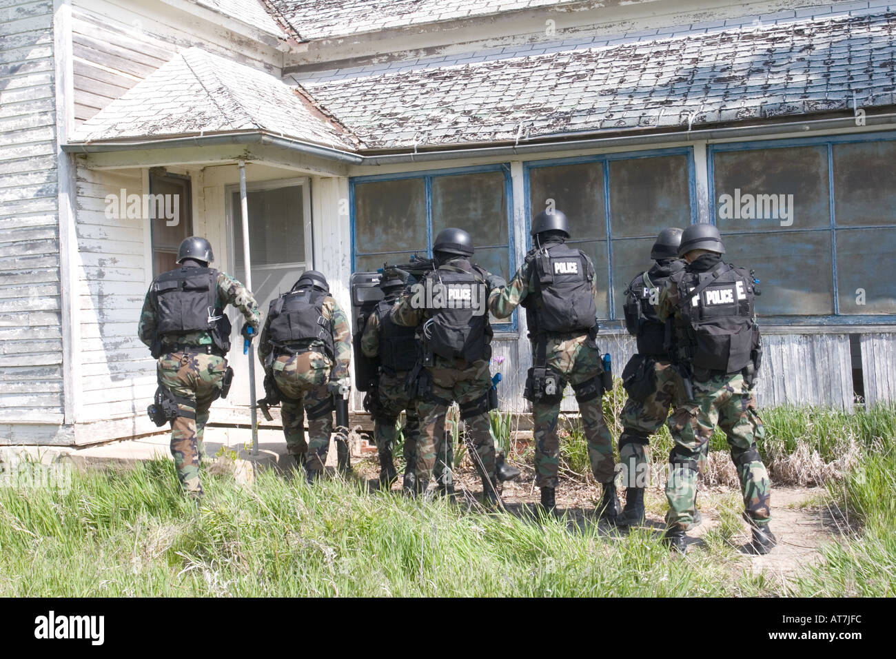 Swat teams hi-res stock photography and images - Alamy
