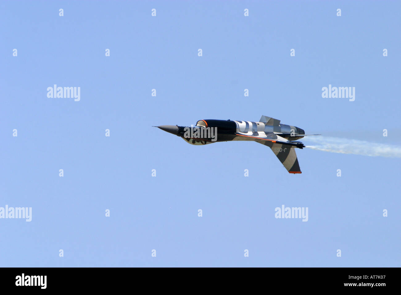 F16 military fighter jet performing an acrobatic display Stock Photo ...