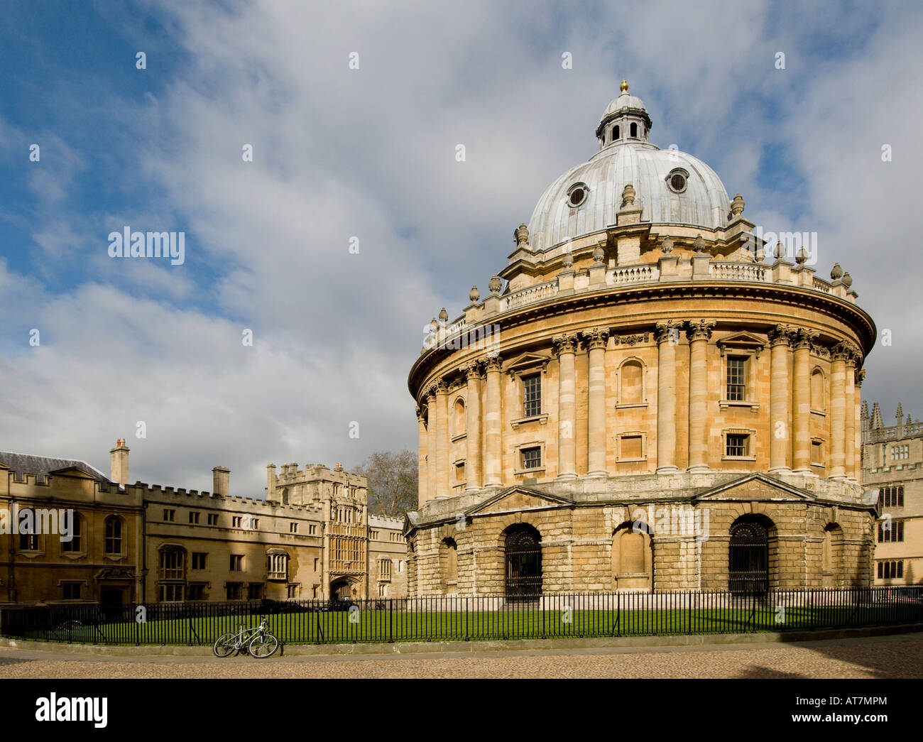 A bicycle resting against the railings at the Radcliffe Camera building ...