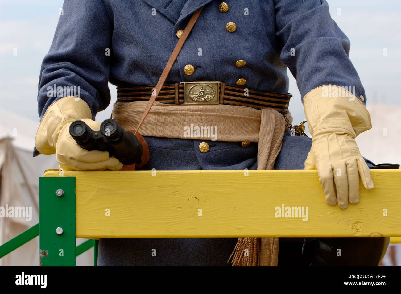 Officer riding horse civil war hi-res stock photography and images - Alamy