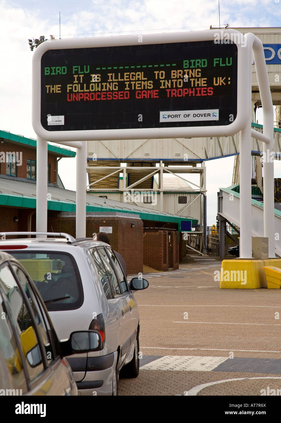 Port of dover and sign hi-res stock photography and images - Alamy