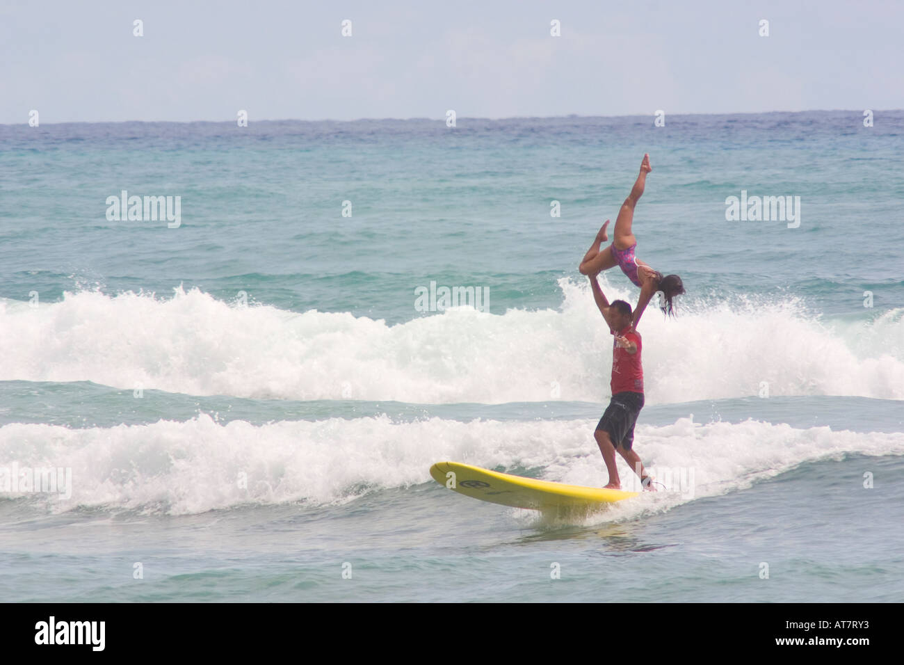 Tandem surfing hi-res stock photography and images - Alamy