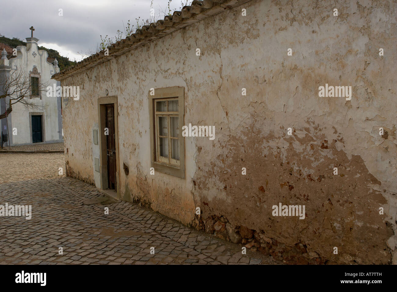 Small run down house hi-res stock photography and images - Alamy