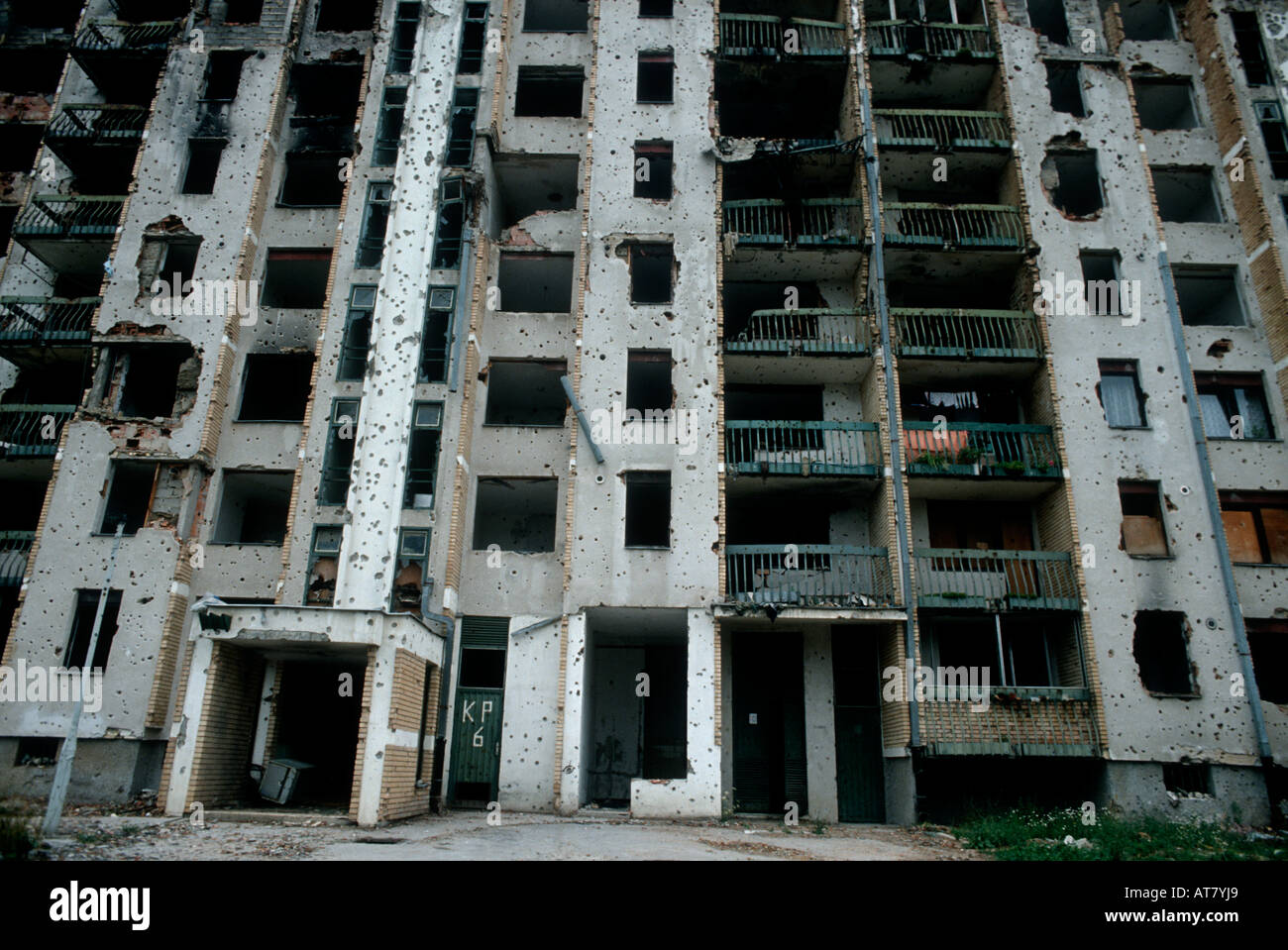 War torn flats, Sarajevo, Former Yugoslavia, July 1997 Stock Photo - Alamy