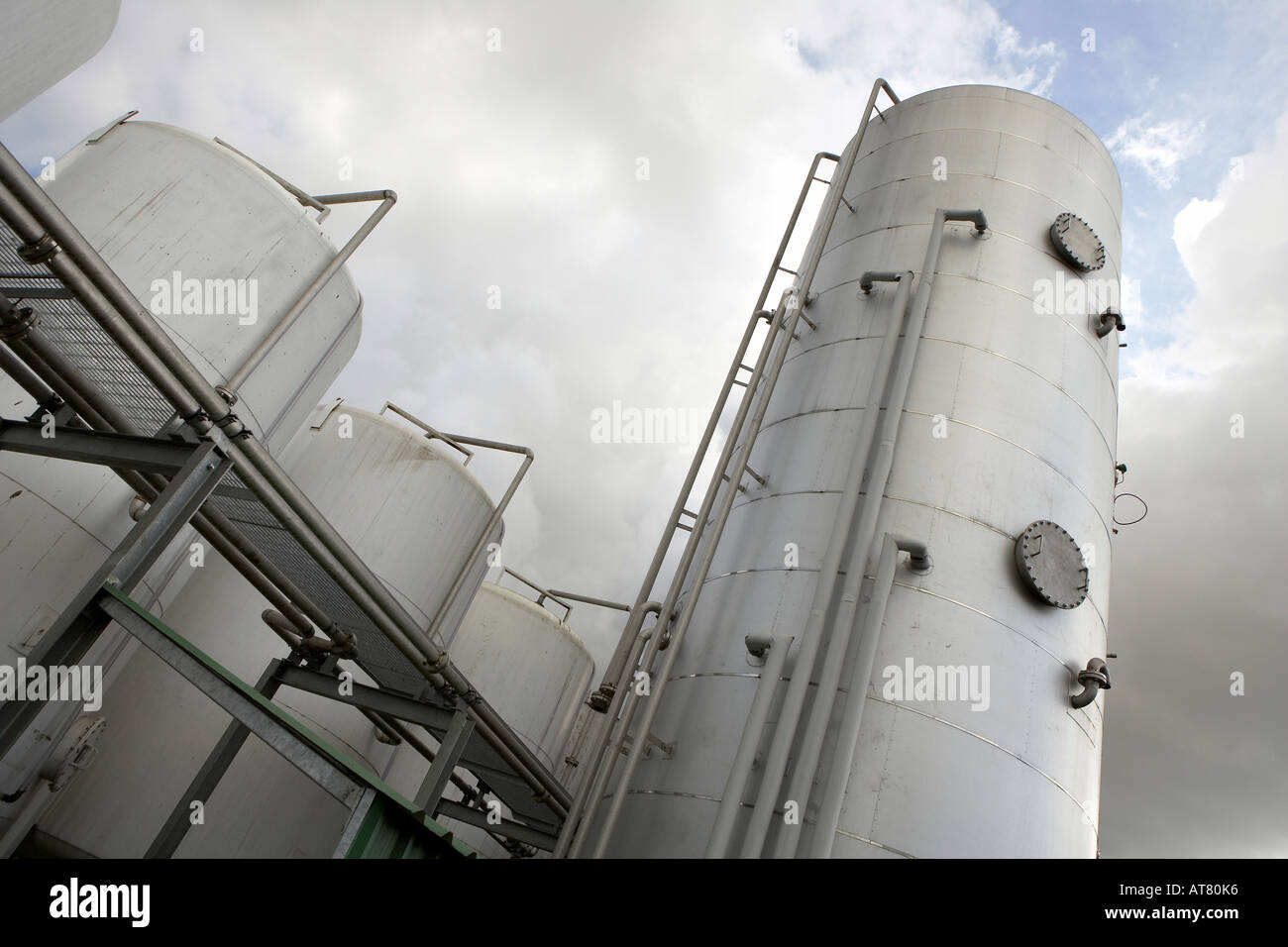 Bulk liquid storage tanks hi-res stock photography and images - Alamy
