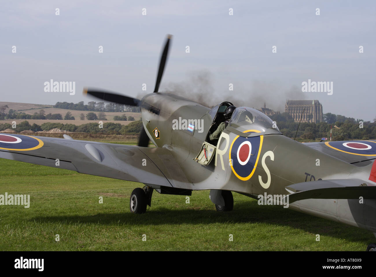 Image of spitfire starting its engines Stock Photo - Alamy