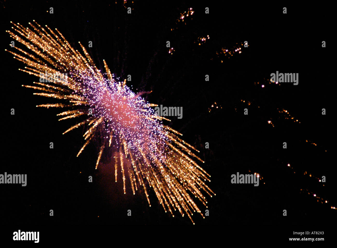 Individual fireworks hi-res stock photography and images - Alamy