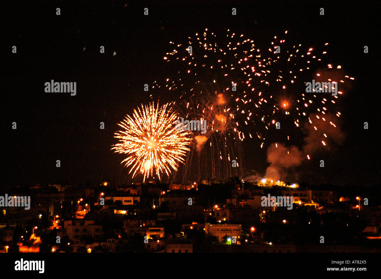 Individual fireworks hi-res stock photography and images - Alamy