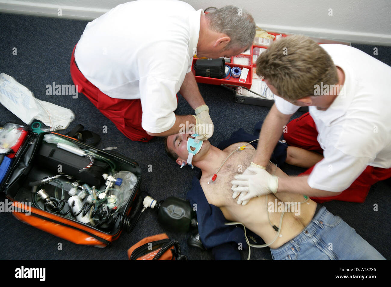 DEU, Germany : Rescue, paramedics in a private home, attempt at ...