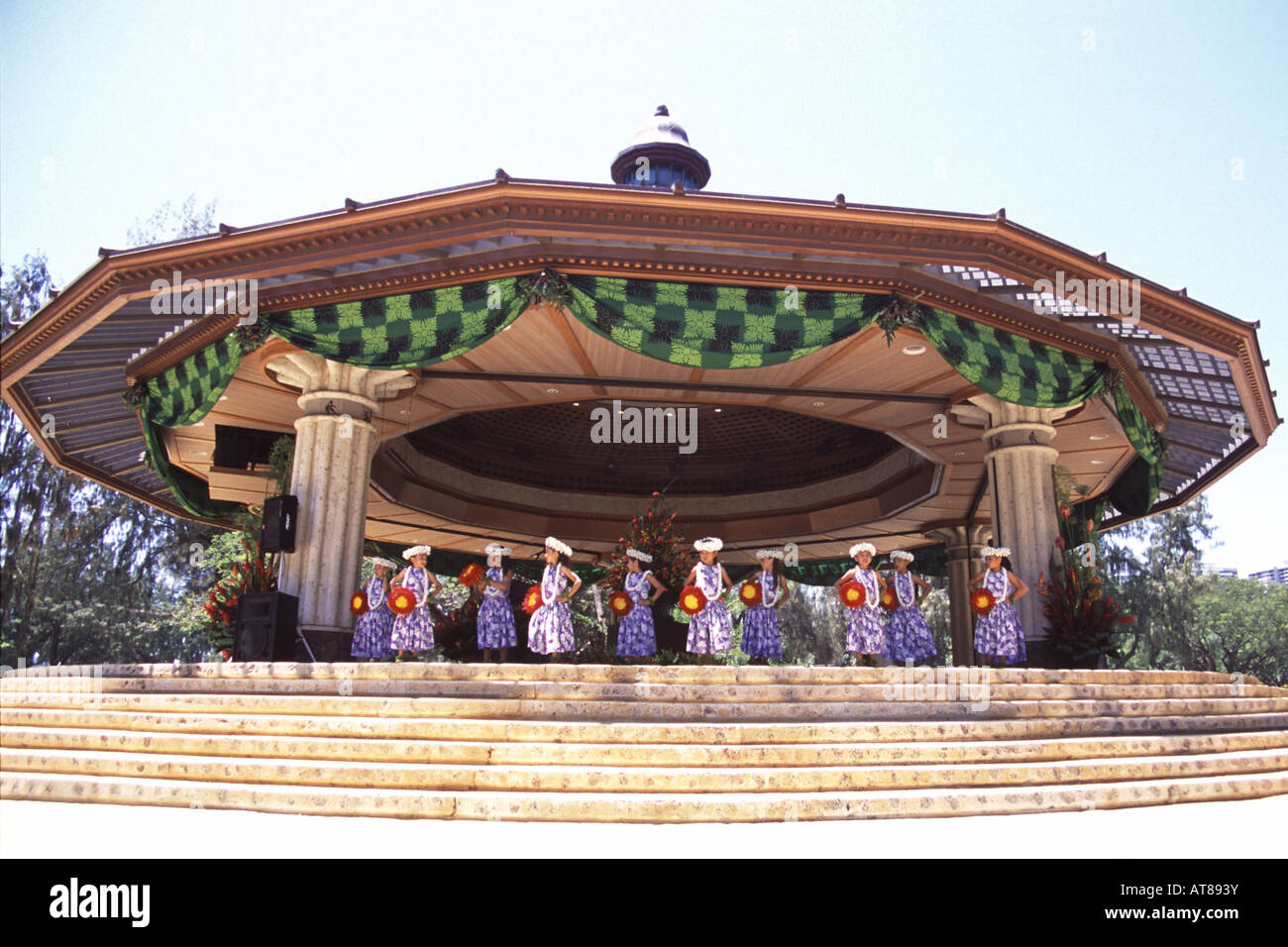 Hula Performance at May Day Celebration. Hula Halau Hula ëO Hokulani ...