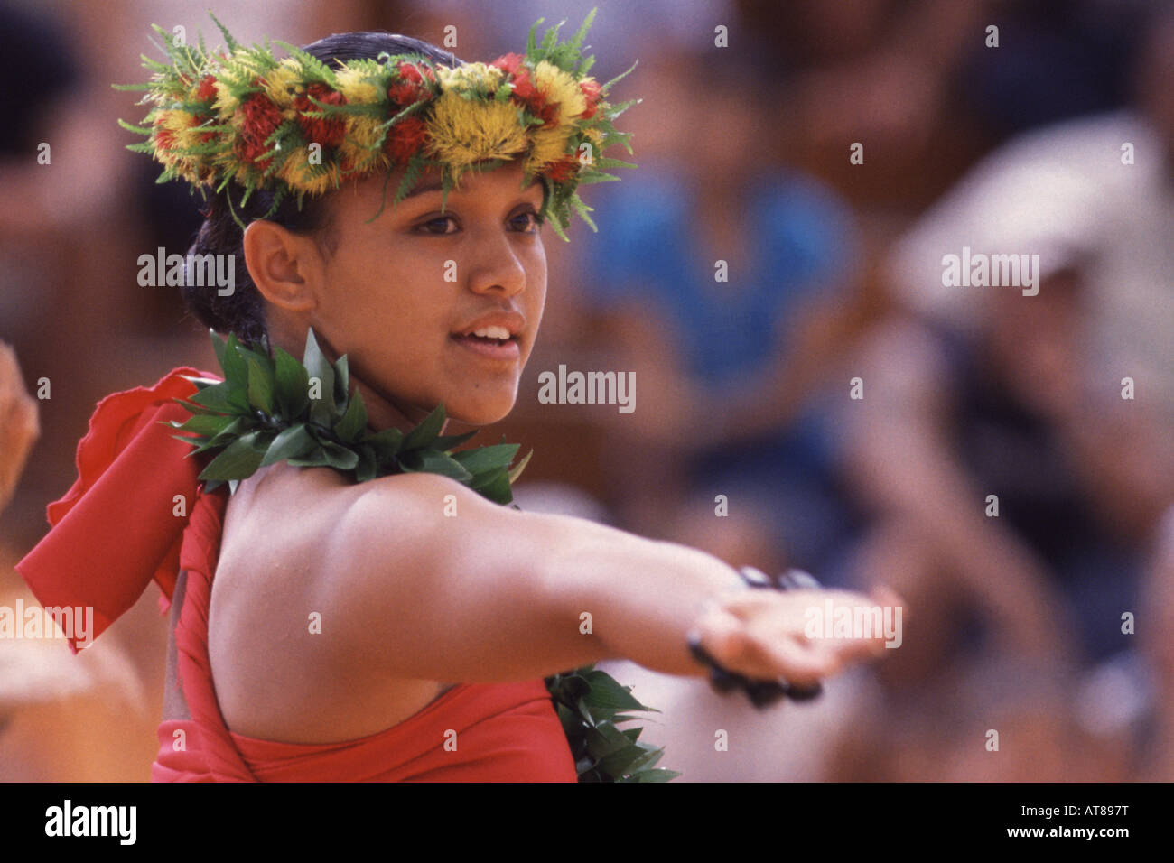 Wahine Kahiko Performance at Hawai'i Secondary Schools Hula Kahiko ...