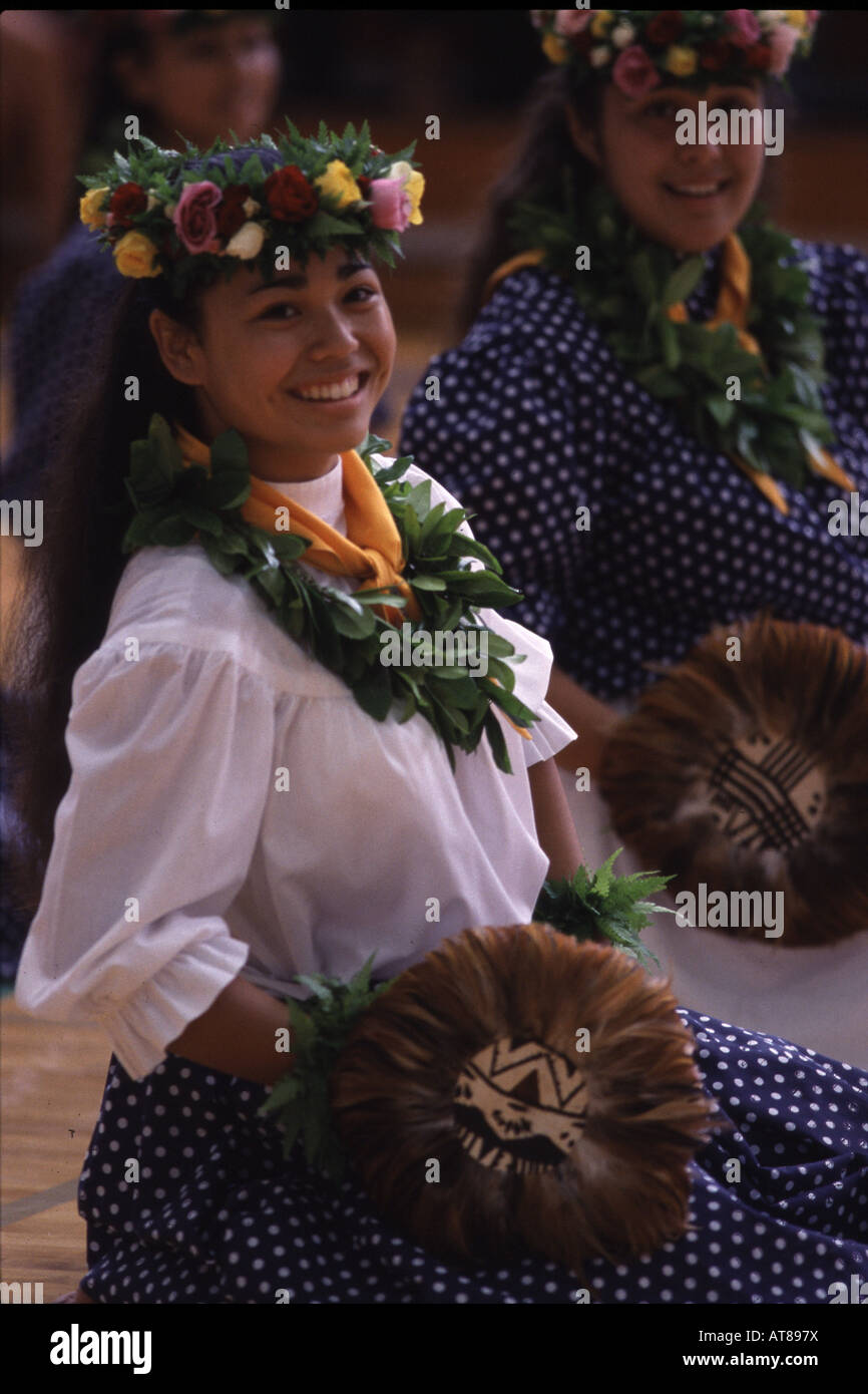 Wahine Kahiko Performance at Hawai'i Secondary Schools Hula Kahiko ...