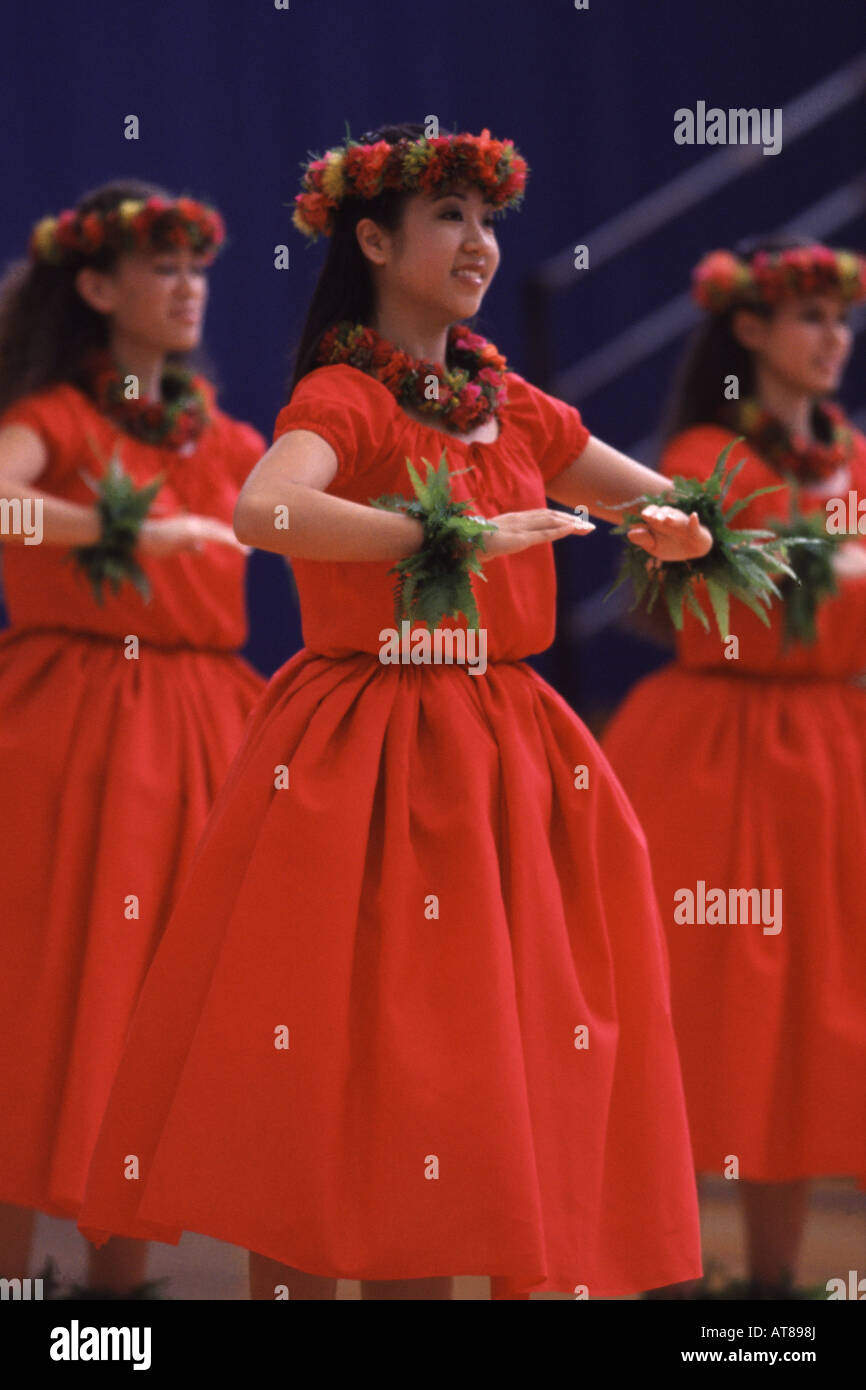 Wahine Kahiko Performance at Hawai'i Secondary Schools Hula Kahiko ...