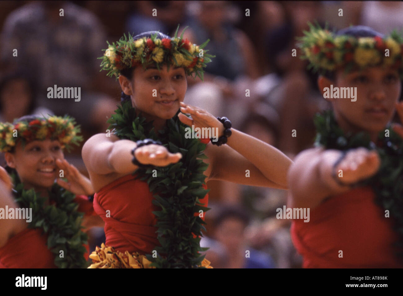 Wahine Kahiko Performance at Hawai'i Secondary Schools Hula Kahiko ...