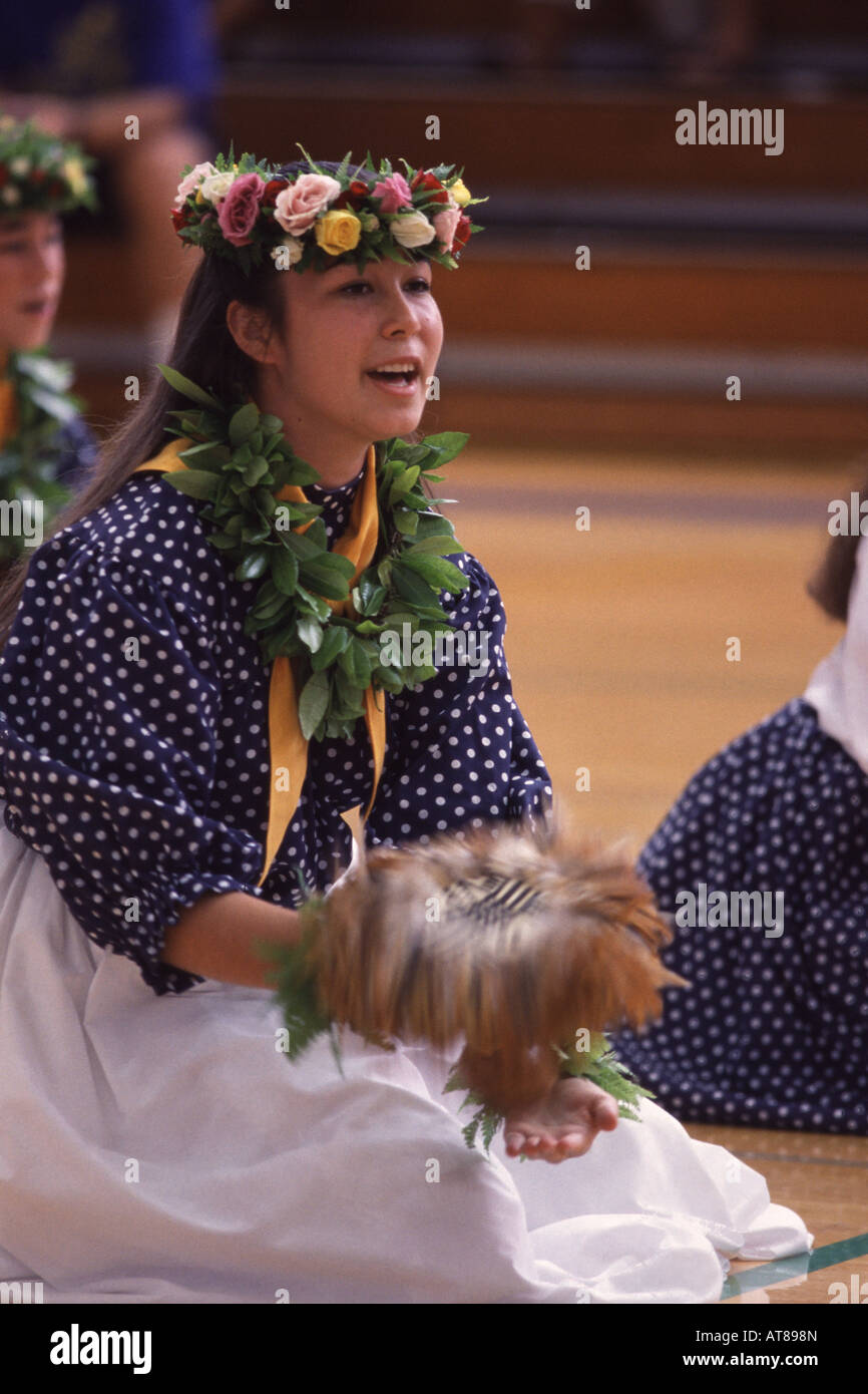 Wahine Kahiko Performance at Hawai'i Secondary Schools Hula Kahiko ...