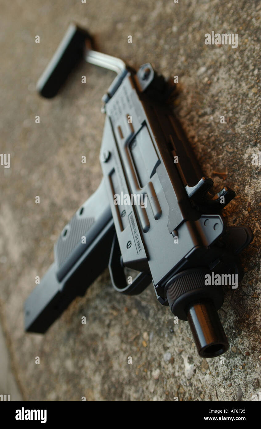 Uzi hi-res stock photography and images - Alamy