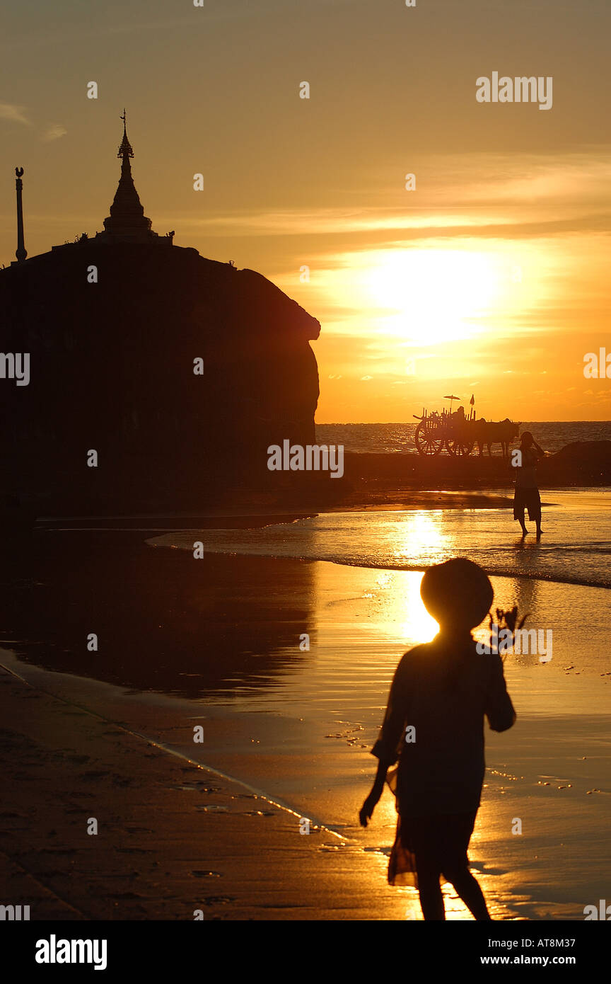 sunset food seller beachside pagoda Chaungtha Beach tourist resort Bay ...