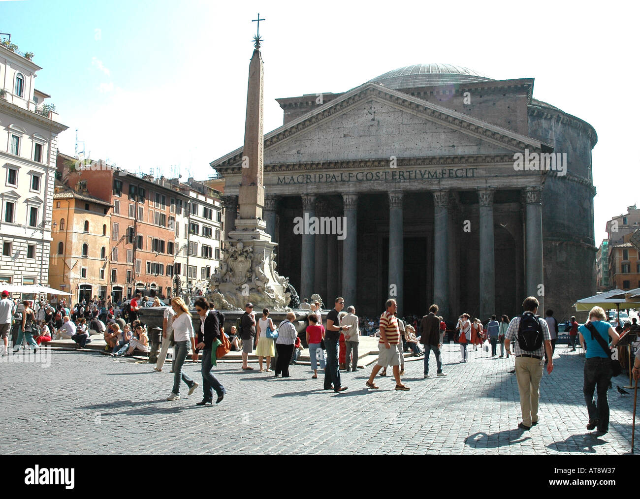 The Pantheon in the Piazza della Rotonda in Rome, extraordinary Roman ...