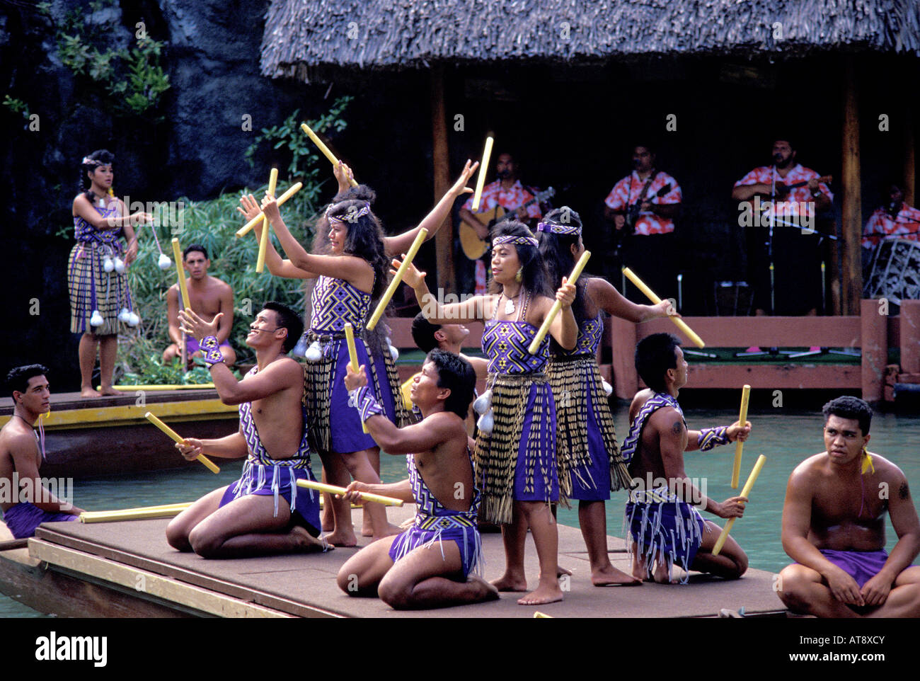 Polynesian dance performances hi-res stock photography and images - Alamy