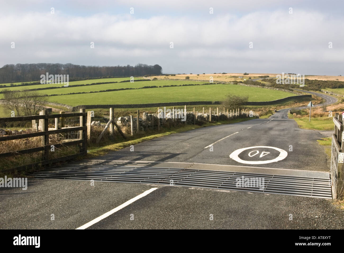 Cattle grid warning sign hi-res stock photography and images - Alamy