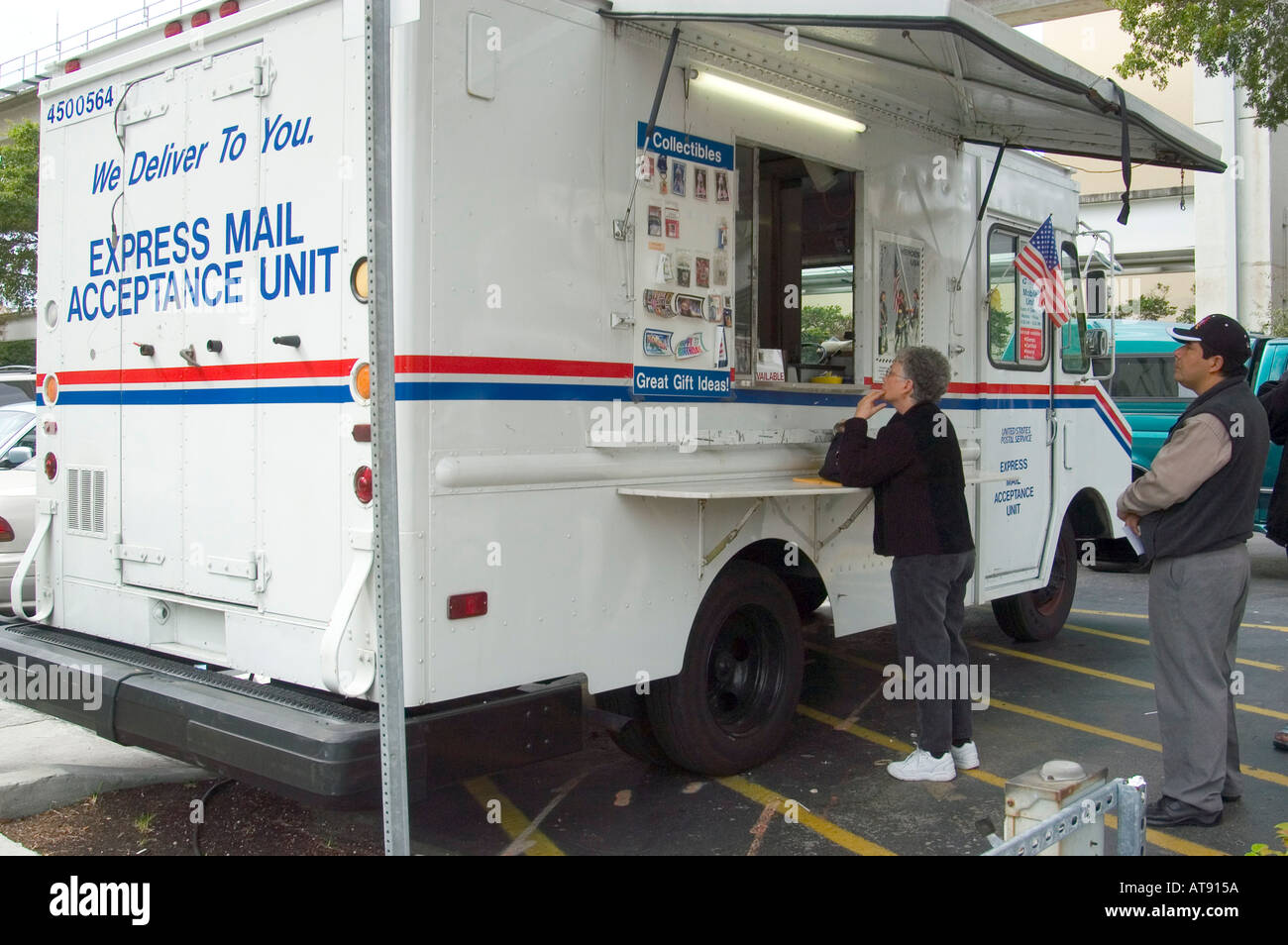 Postal service truck hi-res stock photography and images - Alamy