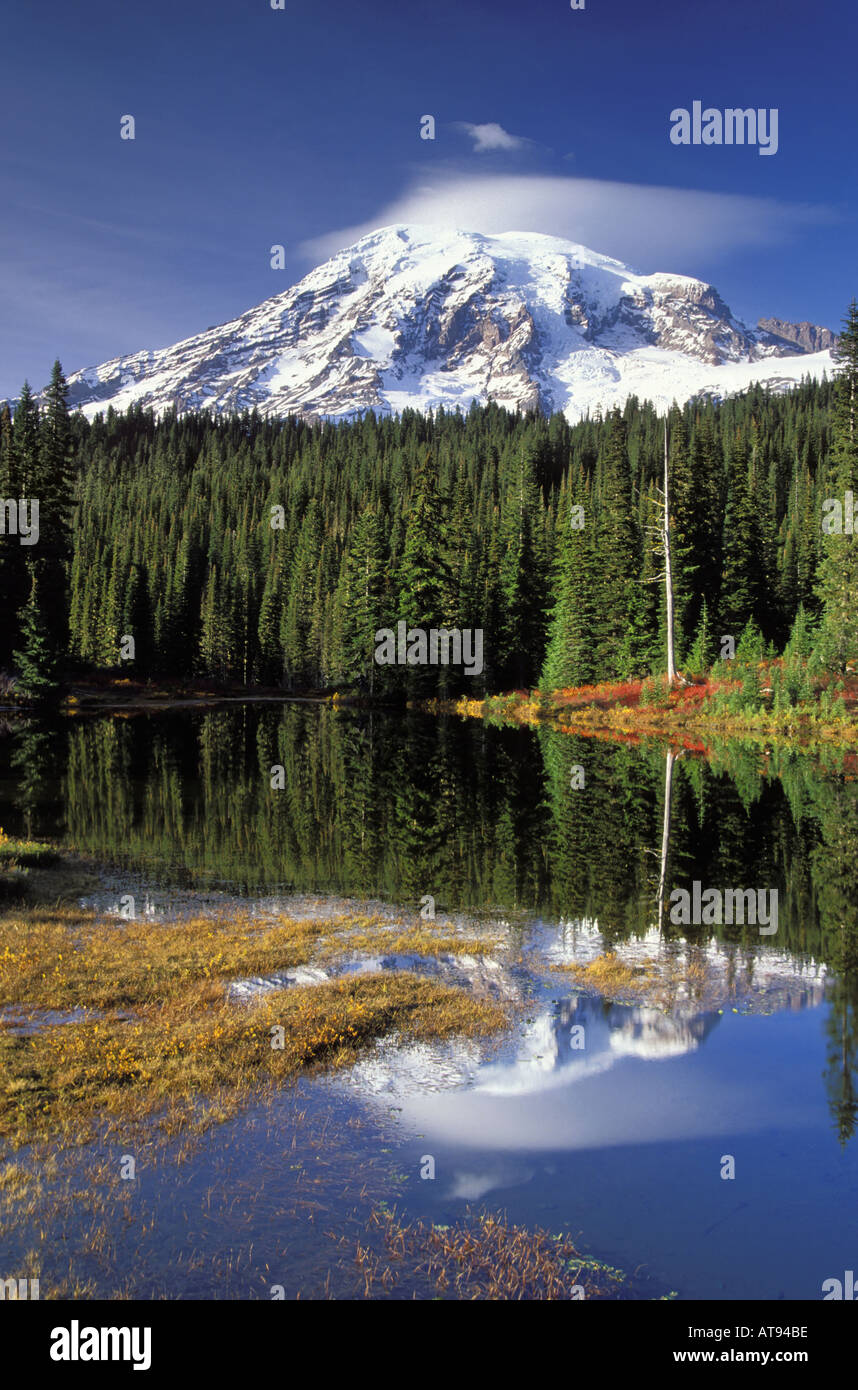 Mount Rainier reflection on Reflection Lakes in autumn Reflection Lakes ...