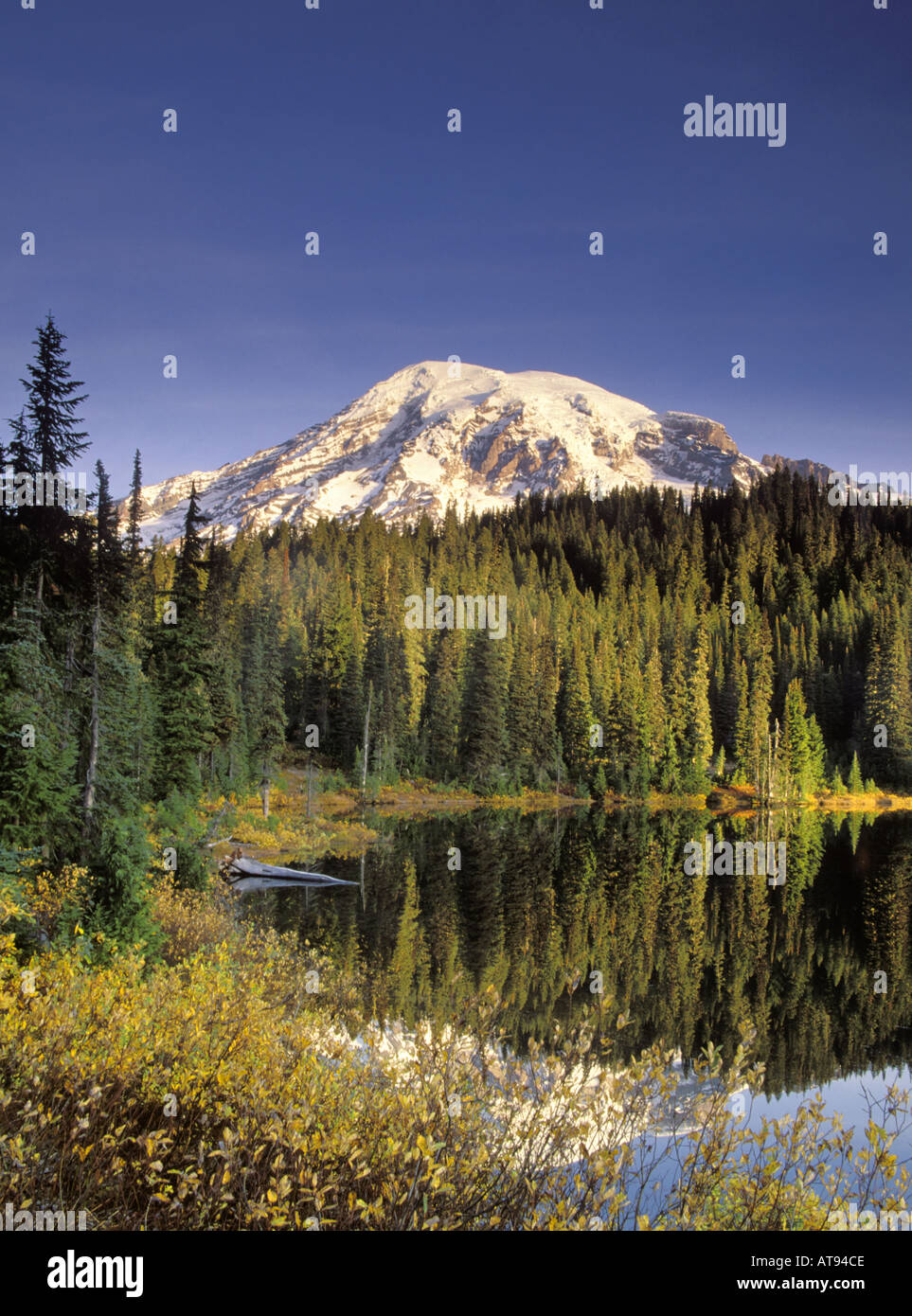 Mount Rainier reflected on Reflection Lake at sunrise Reflection Lakes ...