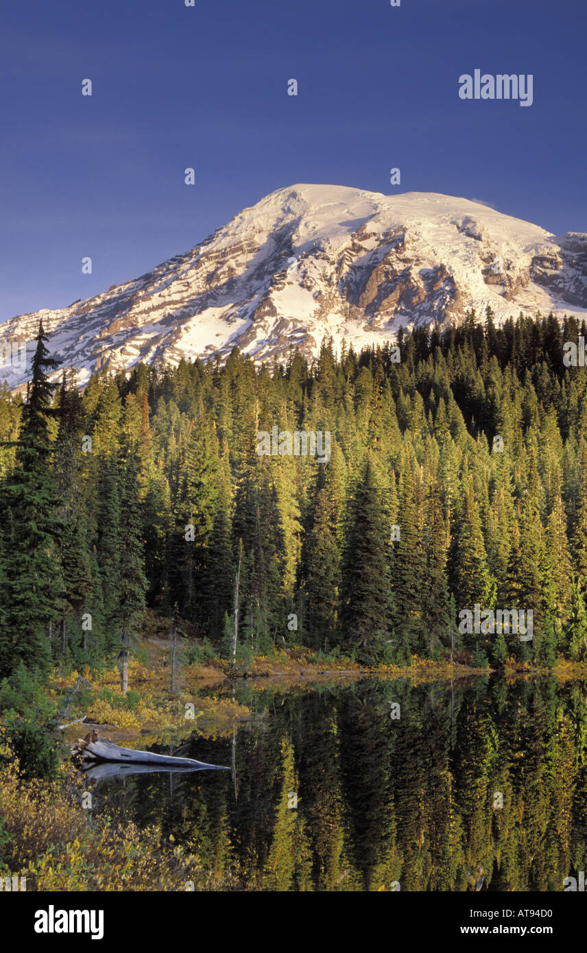 Mount Rainier reflected on Reflection Lake at sunrise Reflection Lakes ...
