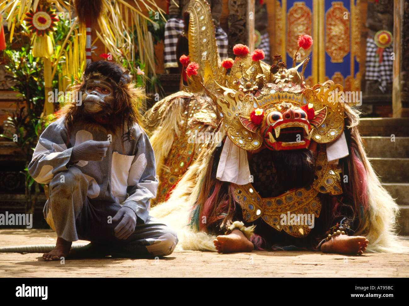 Dance performance gamelan hi-res stock photography and images - Alamy