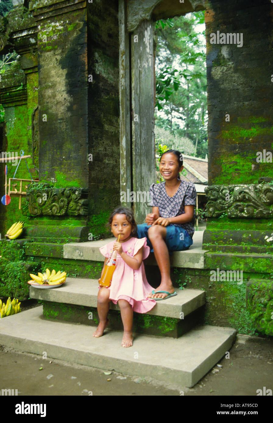 Children at door of Balinese temple Ubud 2 Stock Photo - Alamy