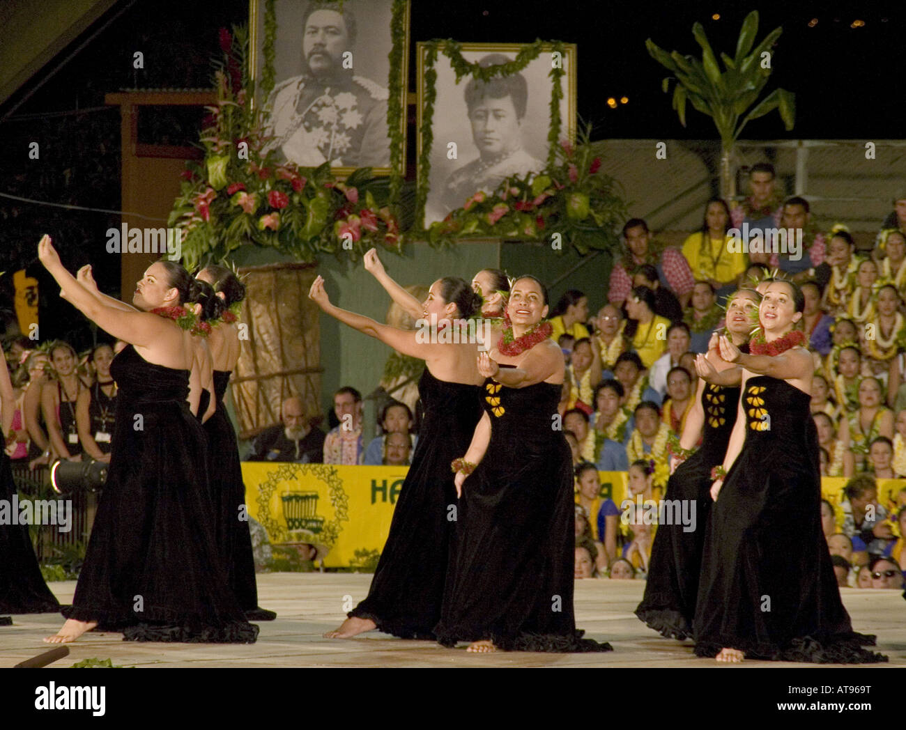 Merrie Monarch Hula festival dancers 2006 Stock Photo - Alamy