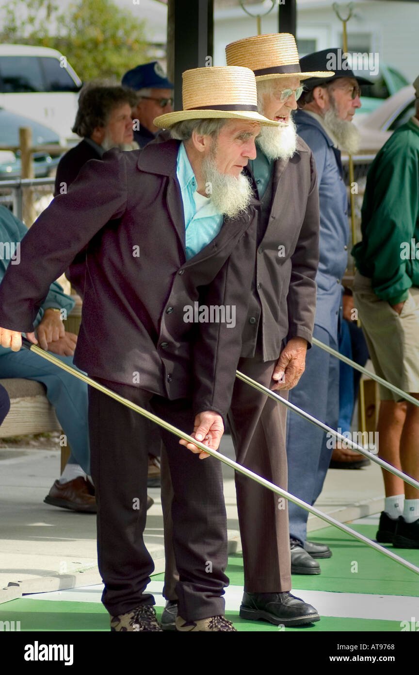 Amish activities at their winter quarters at Pinecraft Village Sarasota ...