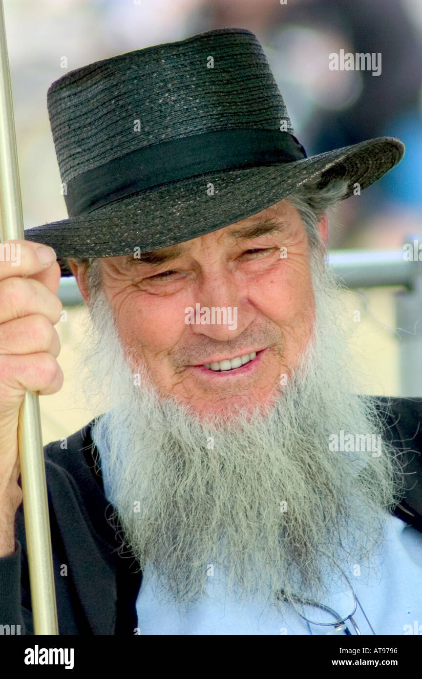 Amish activities at their winter quarters at Pinecraft Village Sarasota ...