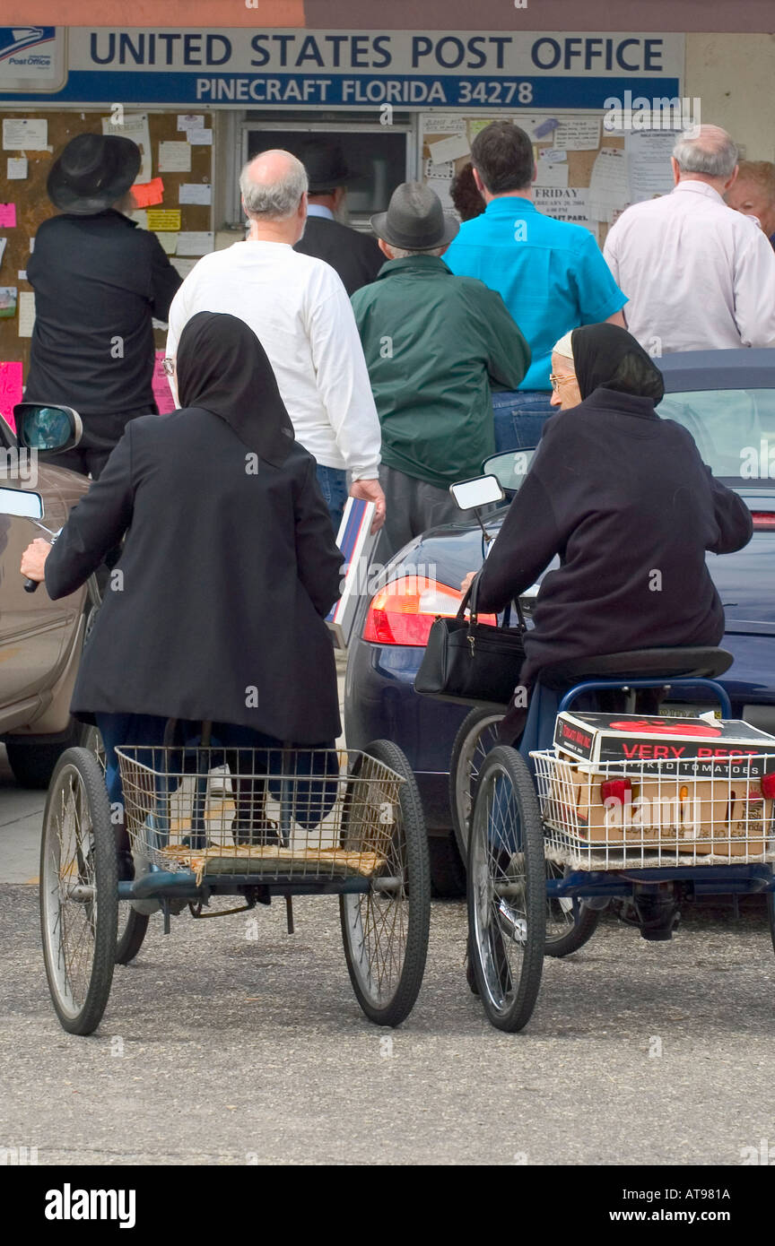 Amish activities at their winter quarters at Pinecraft Village Sarasota ...