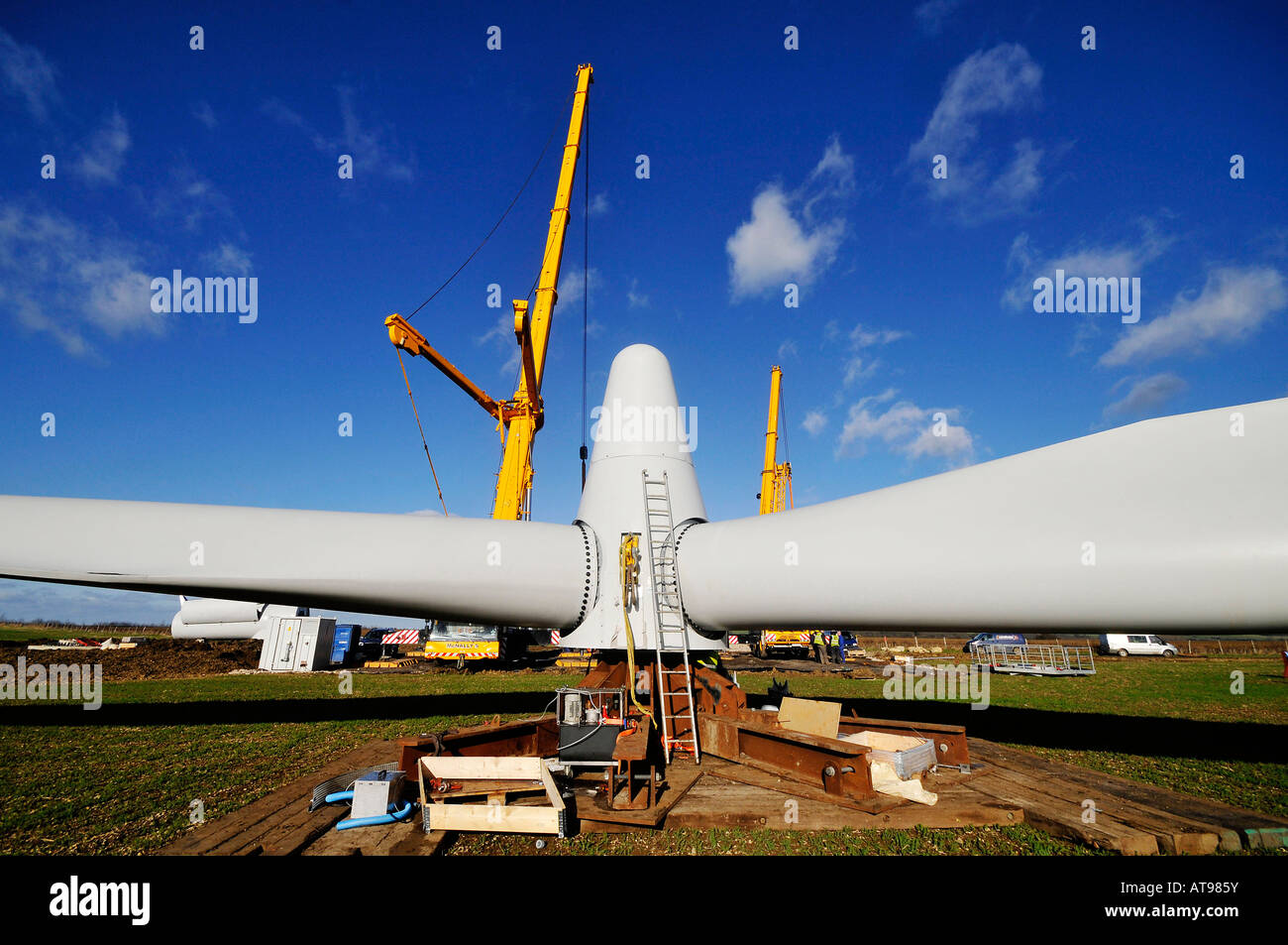 final day of construction at Westmill Wind Farm, Shrivenham ...