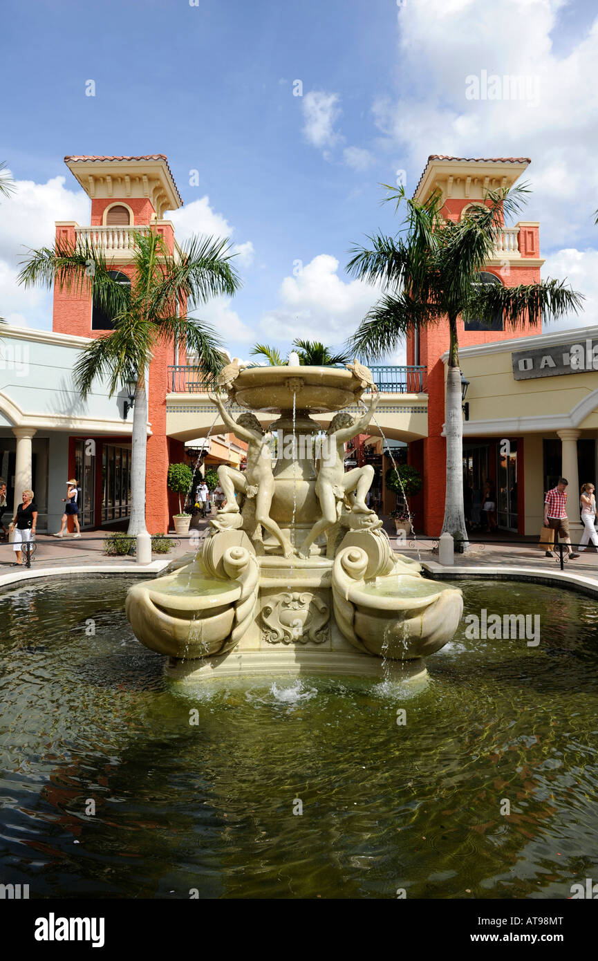 Miromar Outlets shopping Mall Naples Florida outside shopping district ...