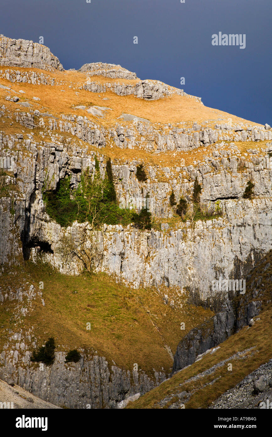 Sheer Cliffs Gordale Scar Malhamdale Yorkshire Dales England Stock ...
