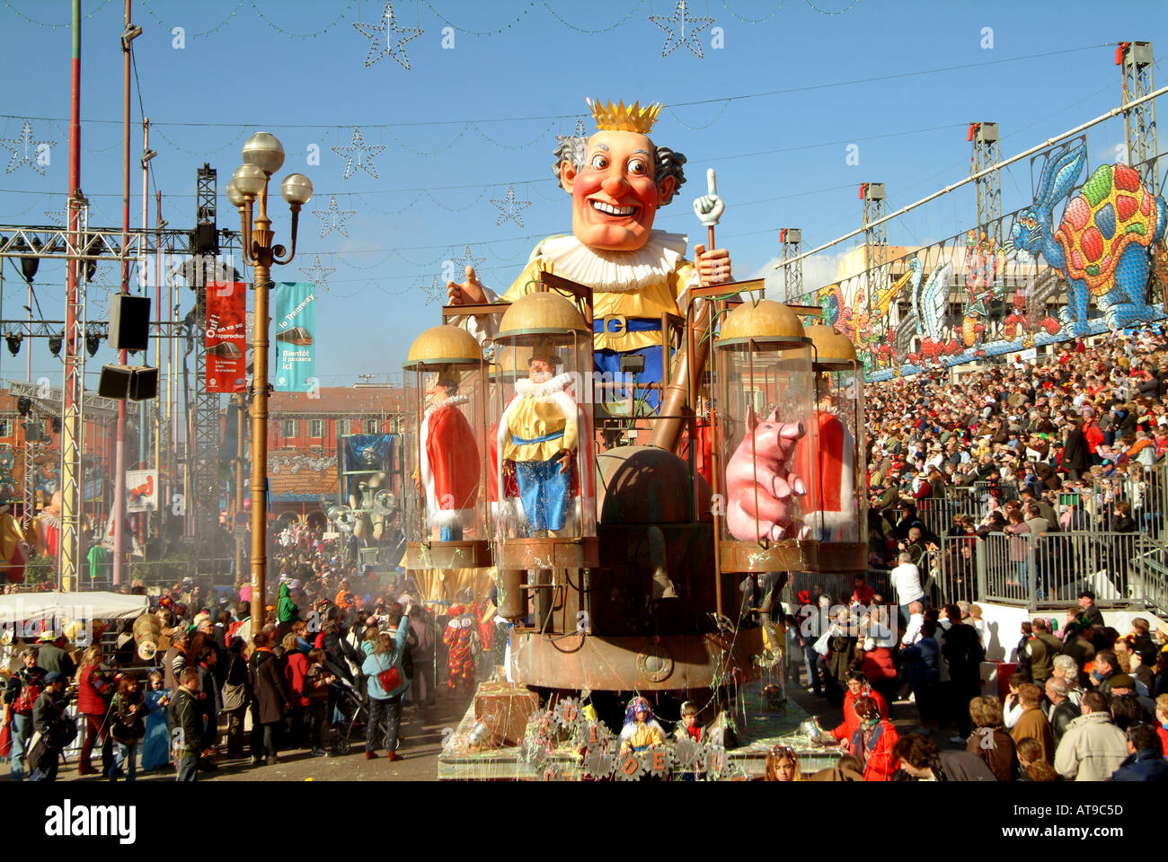 Nice floats carnival france hi-res stock photography and images - Alamy