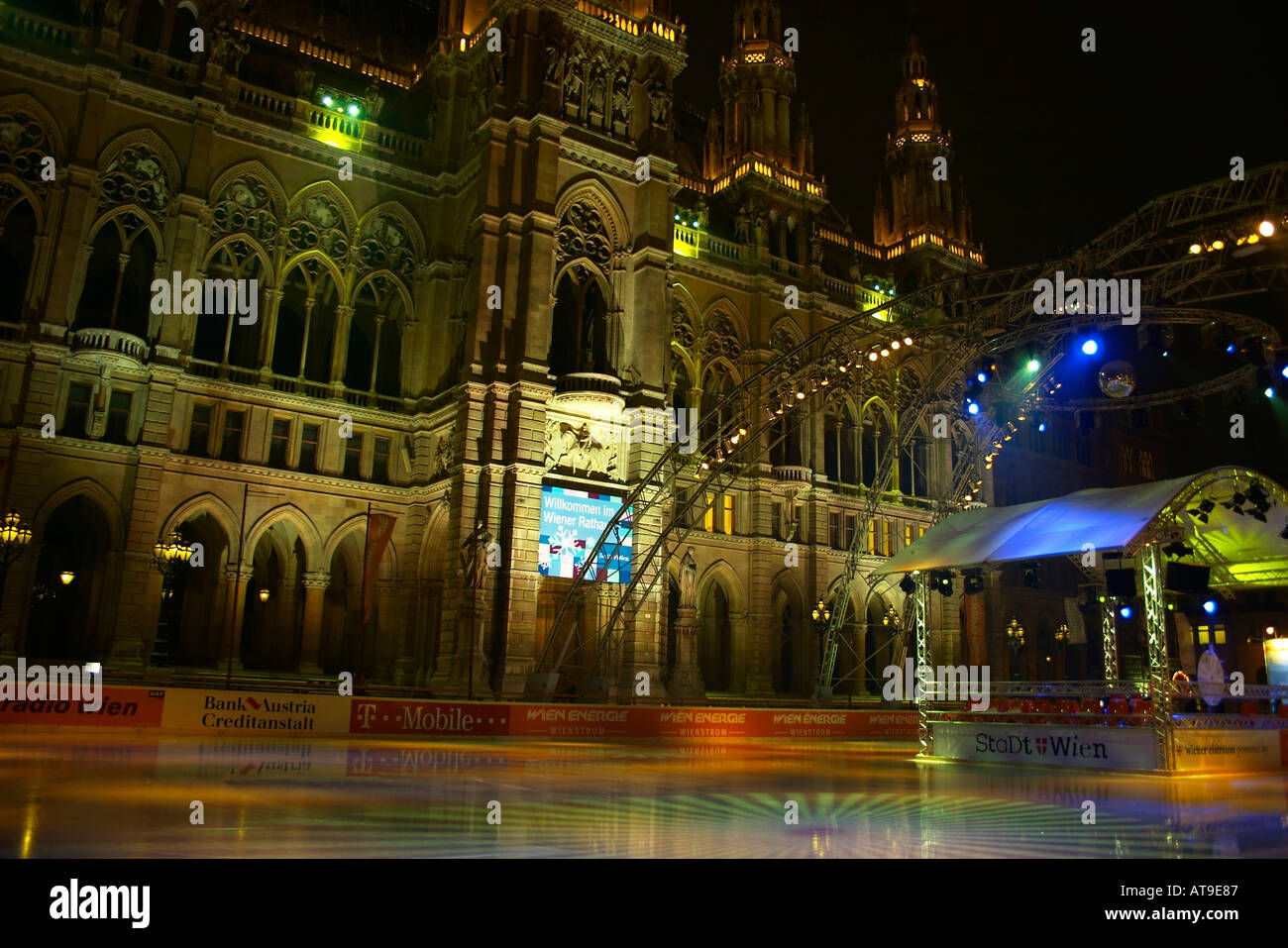 Night skating vienna hi-res stock photography and images - Alamy