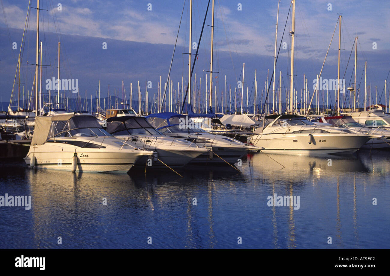 Motor boat in sea hi-res stock photography and images - Alamy