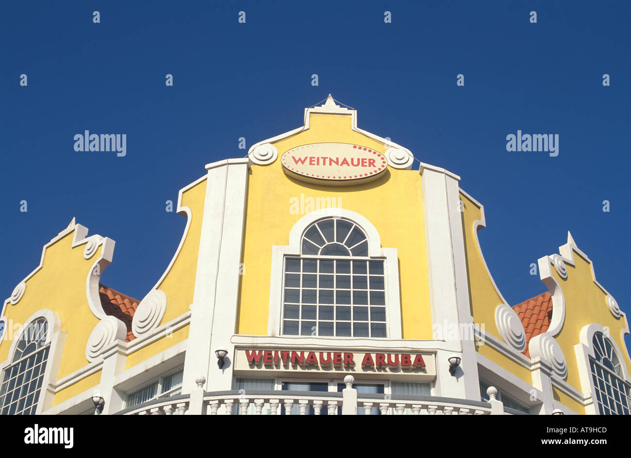 aruba shopping mall bright colorful facade Stock Photo - Alamy