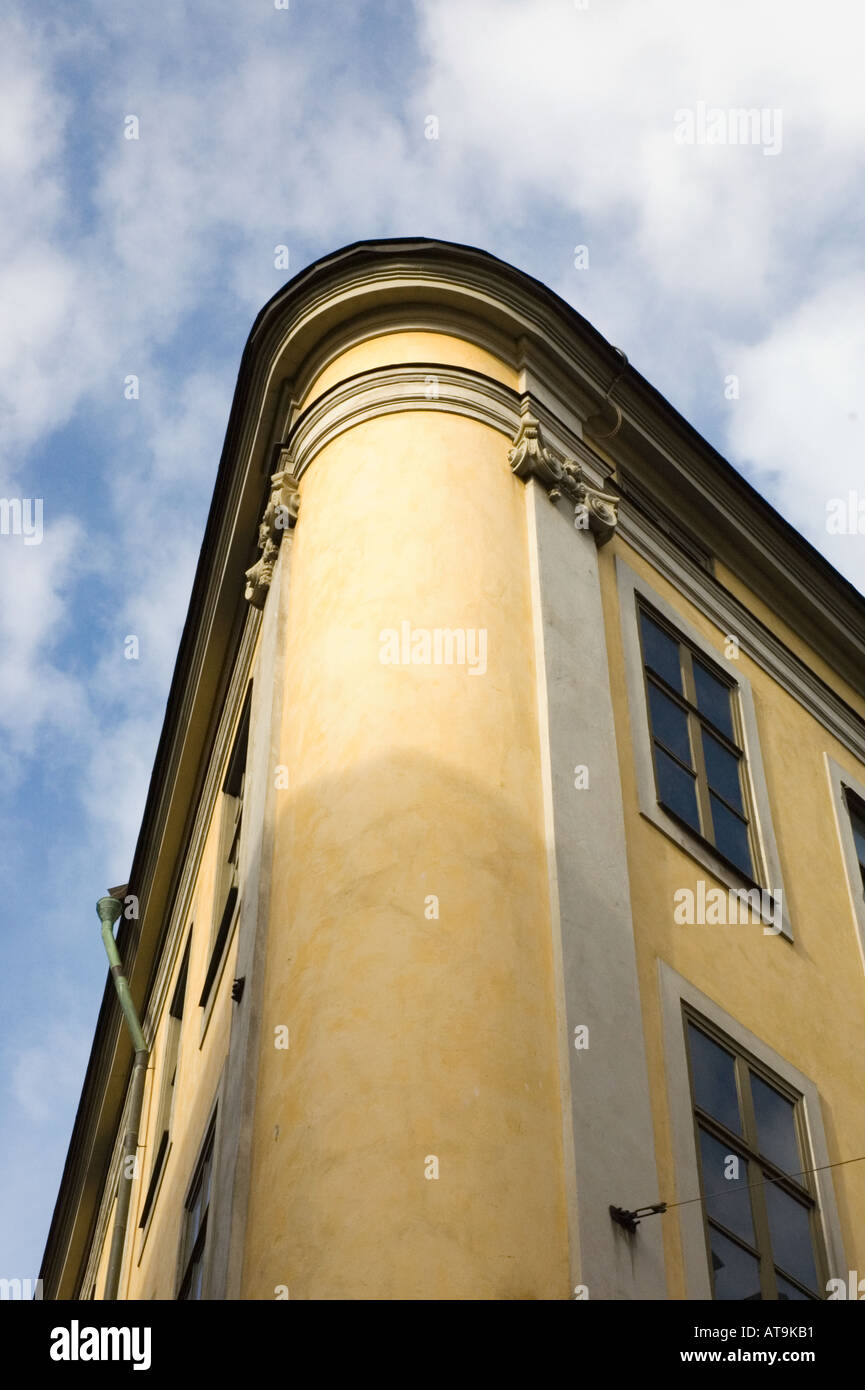 Round corner building hi-res stock photography and images - Alamy