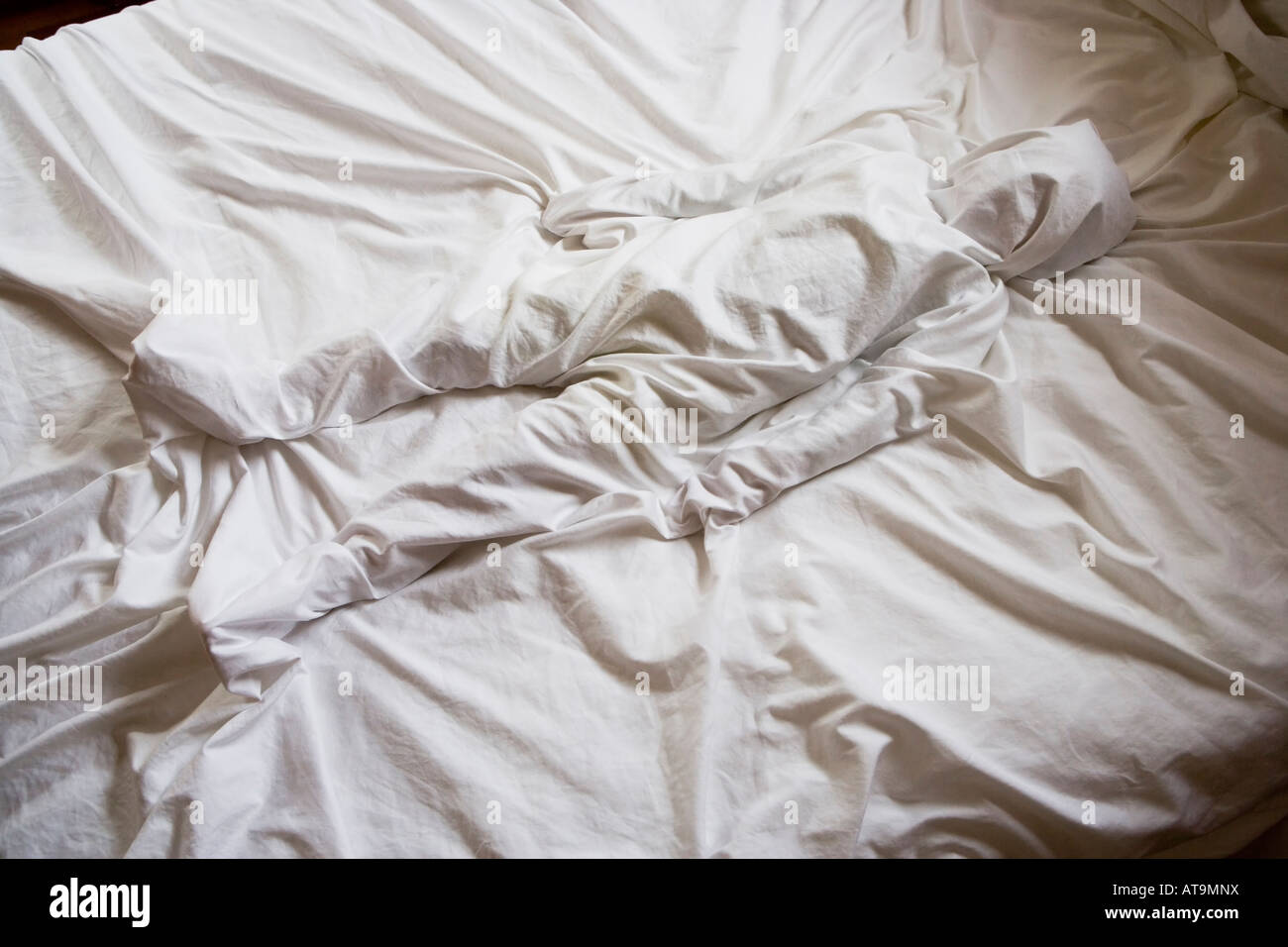 Dead Body Under White Sheet Stock Photos & Dead Body Under White Sheet ...