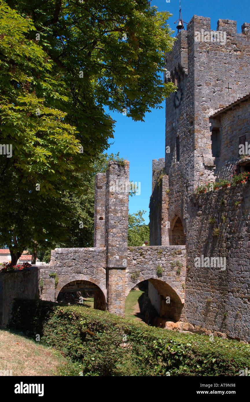 Larressingle, the smallest firtified village in France, nesting in the ...